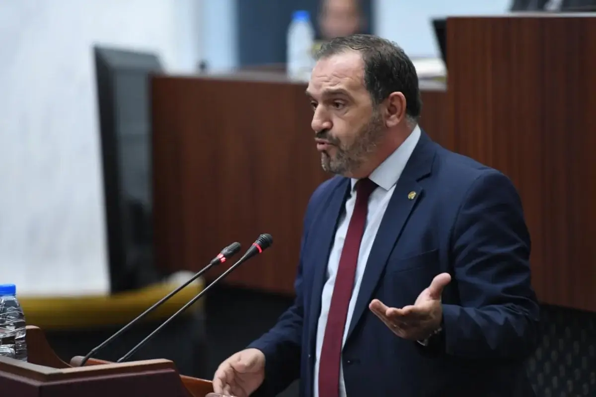 Mohamed Hani, député: «Nous exigeons que la France reconnaisse ses ...